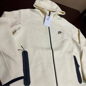 Nike | Shirts | Nike Sportswear Tech Fleece Windrunner Hoodie Coconut ...